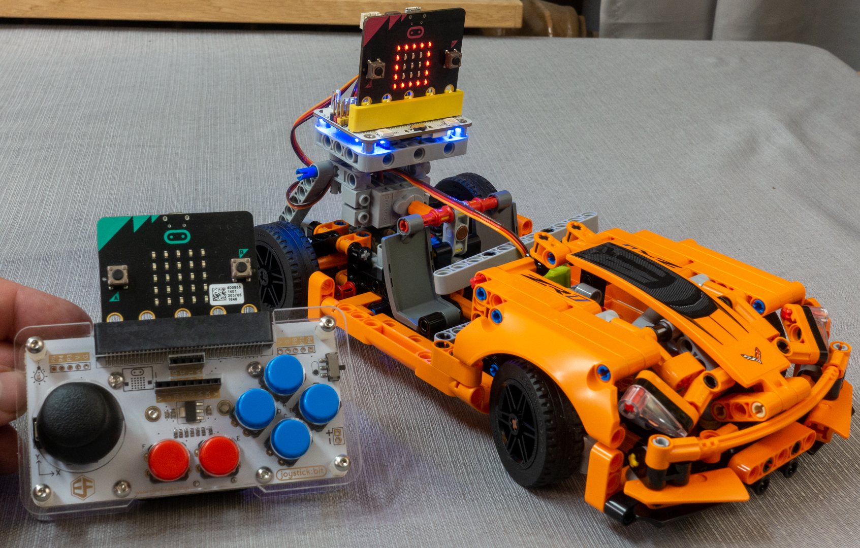 Nextech | Robotika – ovládanie modelov LEGO Technic mikropočítačom BBC ...