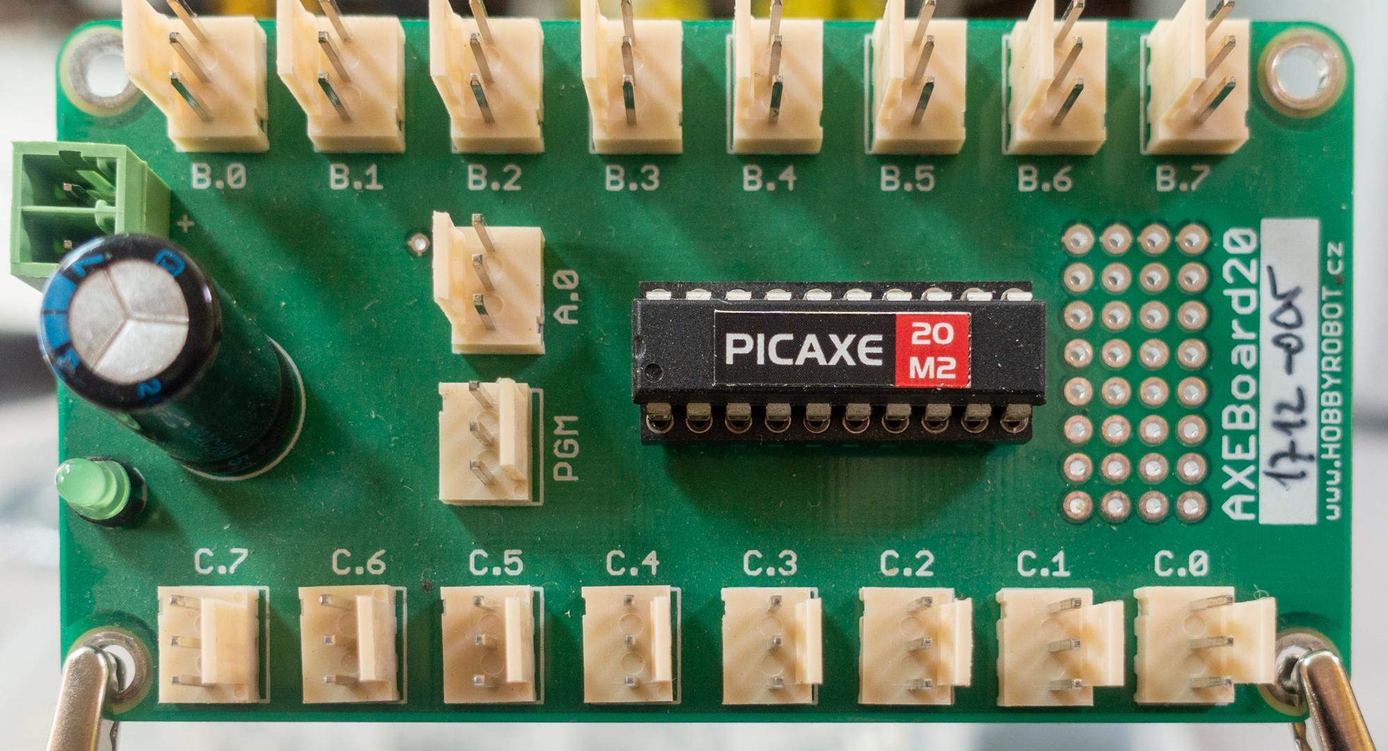 Nextech | IoT prakticky: Analógové vstupy čipu PICAXE a univerzálne ...